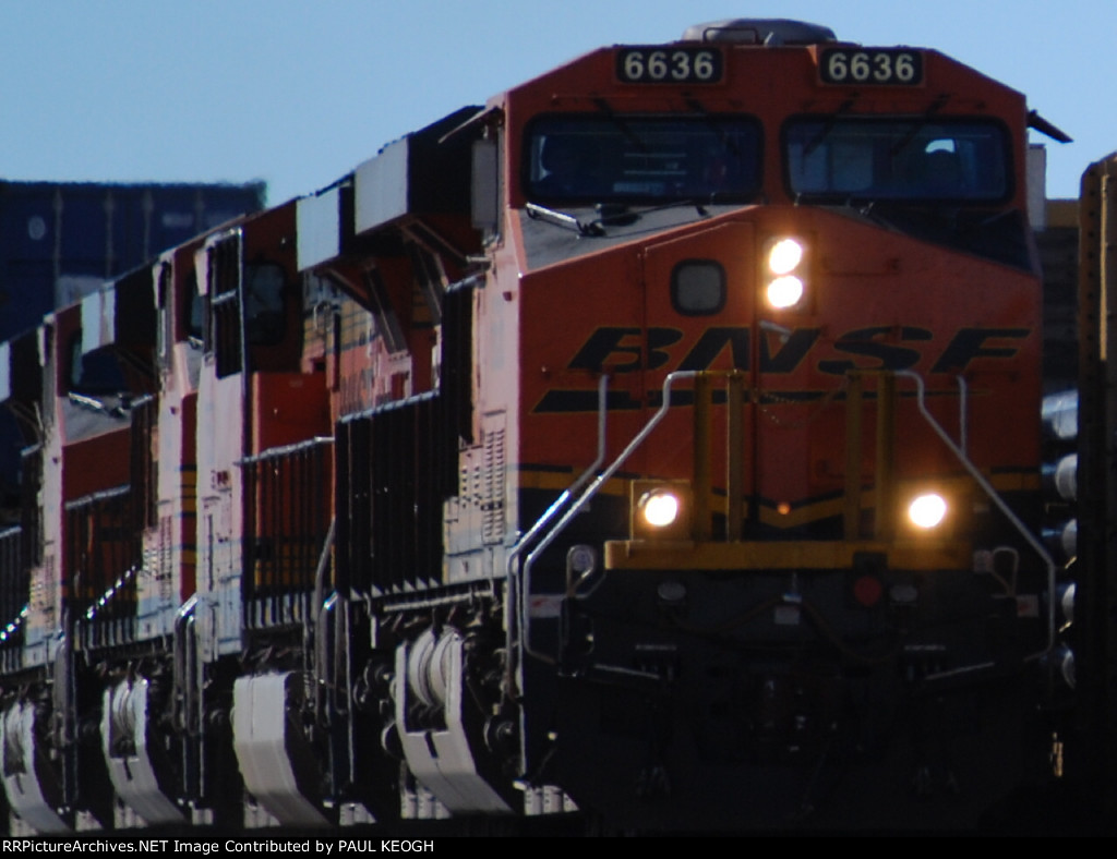 BNSF 6636crest's the grade at Kingman and starts the downhill towards Peach Springs,AZ. (Took ...